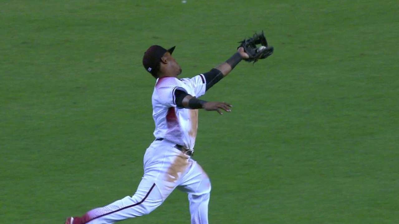 LAD@ARI: Segura makes the over-the-shoulder catch - YouTube