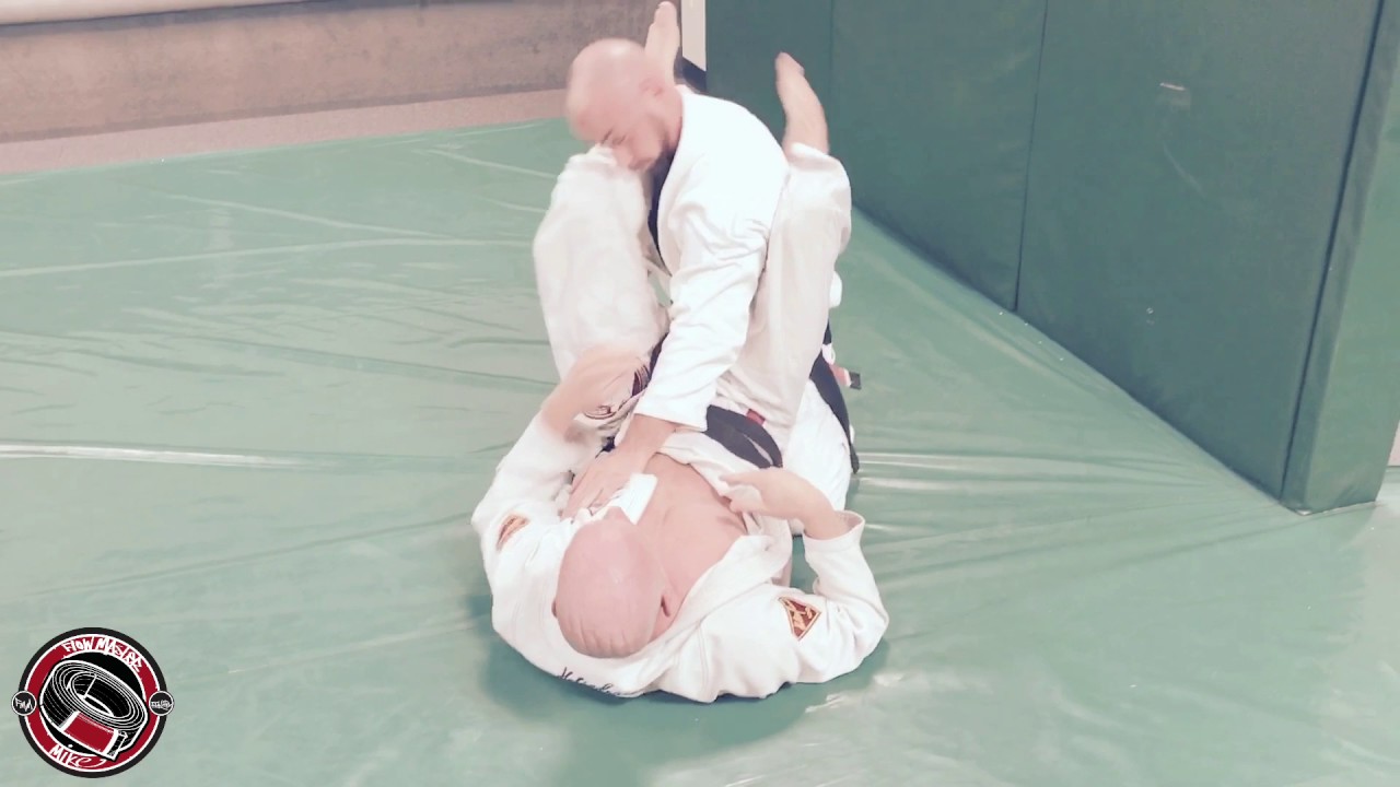 Mike Everett rolling with Colin Henish at The Gracie Academy Torrance ...