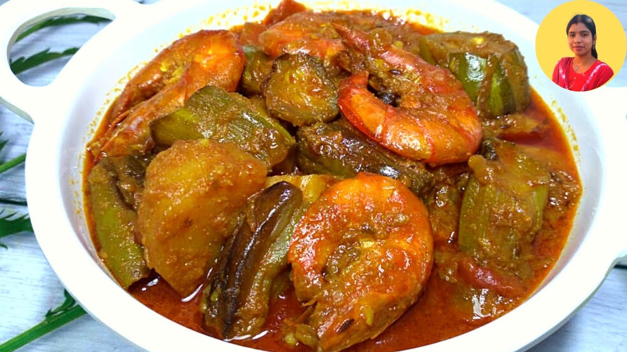 Bengali Traditional Potol Chingri || Aloo Potol Chingri Recipe || Potol ...