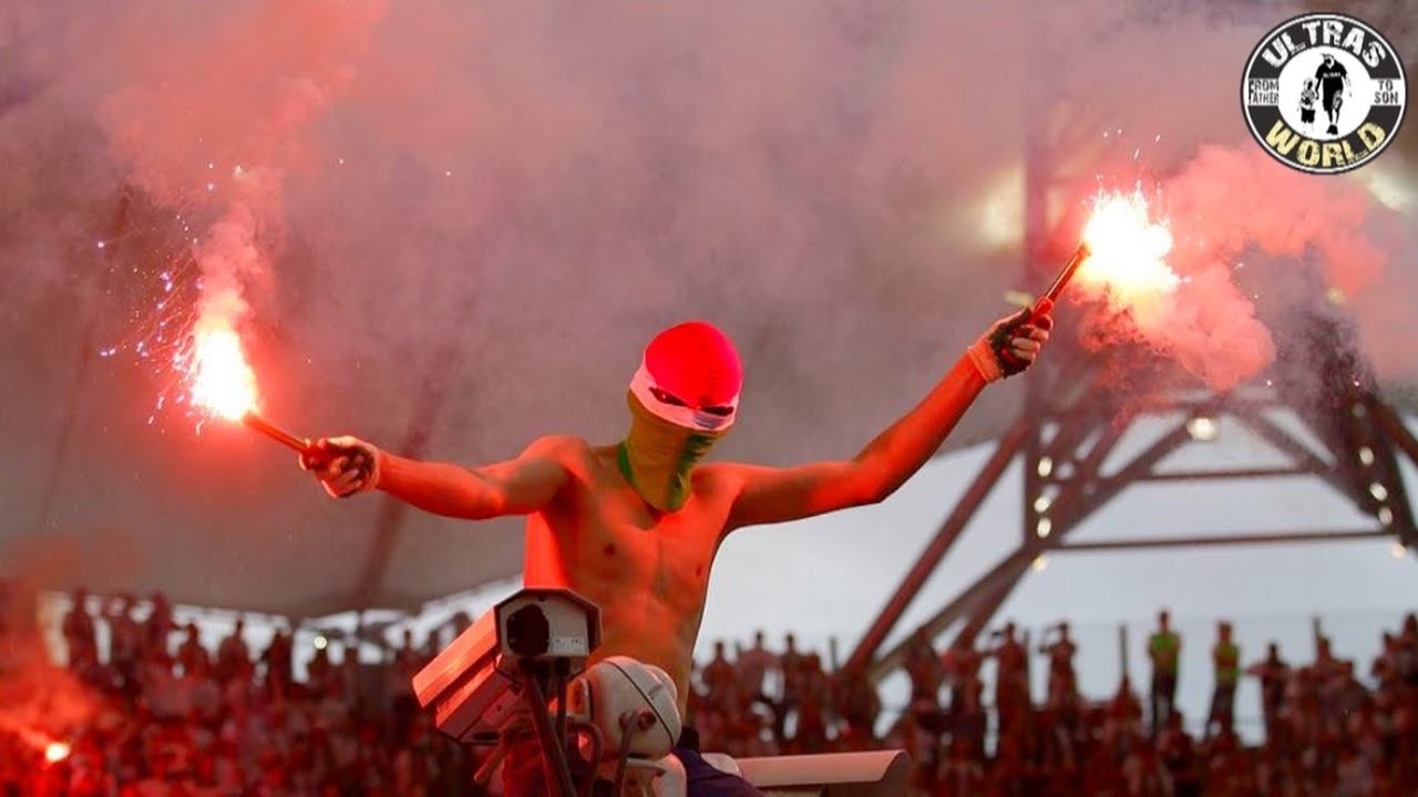 Top-10 Pyroshows of the season 2013-14 #worldofultras - YouTube