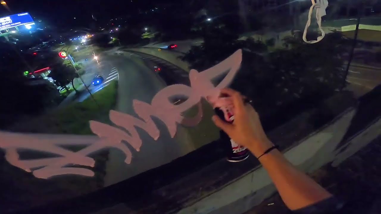 TAGGING and BOMBING mission - Graffiti bucaramanga - YouTube