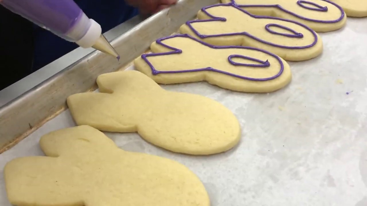 Relay for Life Iced Cookie Decorating - YouTube