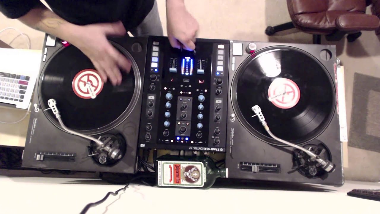 Dj Ragz Scratching over E=MC2 by J DIlla - YouTube