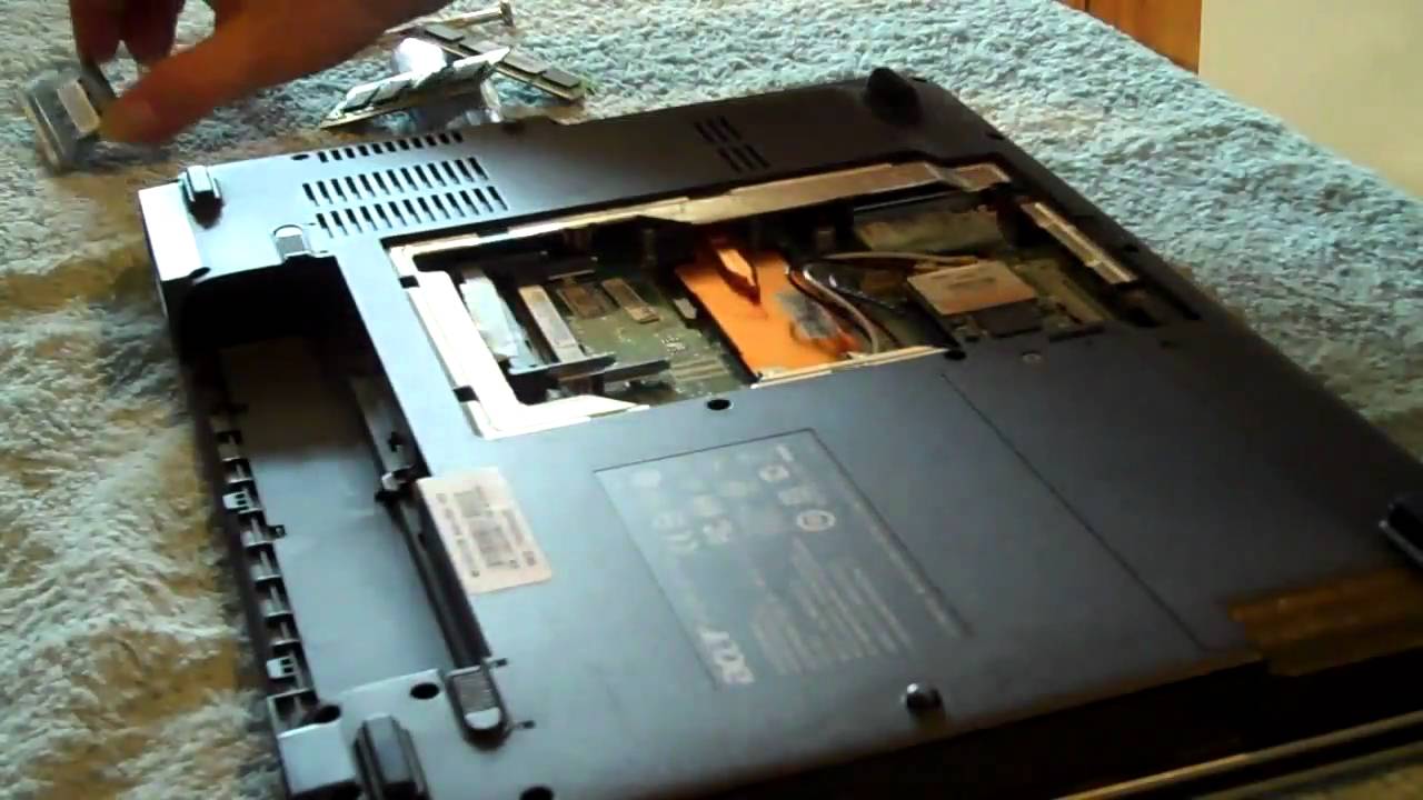 Upgrade RAM to 1GB on Acer Aspire Laptop - YouTube