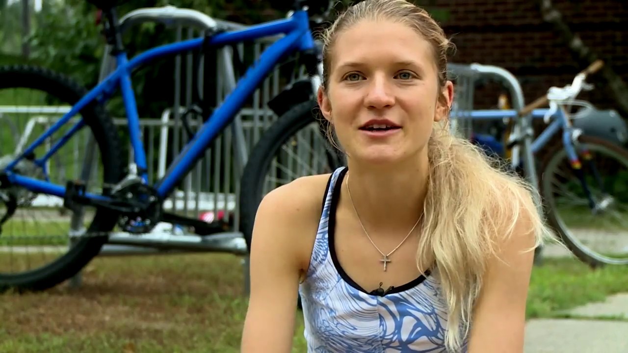 Emily Covert outruns competition - YouTube