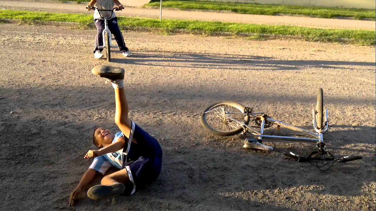 furia en dos ruedas - YouTube