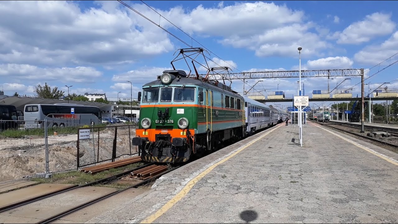 EP07-376 na stacji Białystok - YouTube