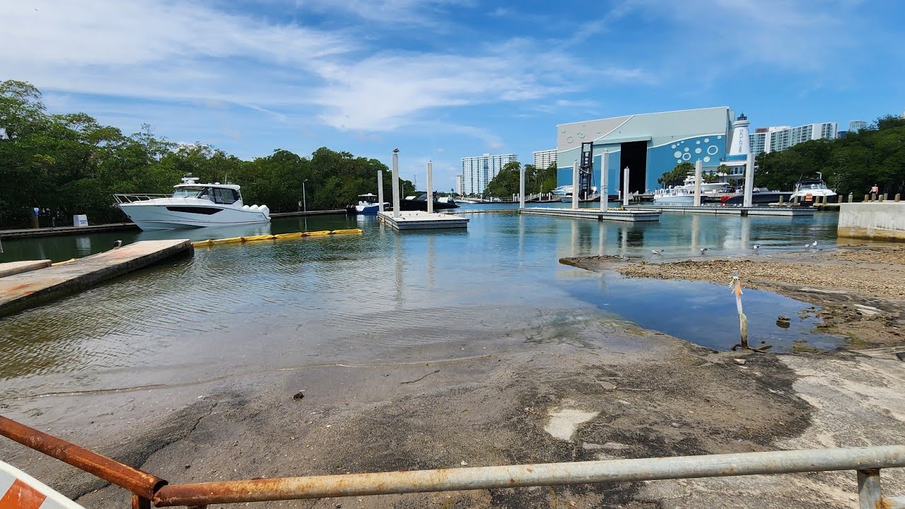 Haulover Boat Ramp Looks Like a Ghost Town - YouTube