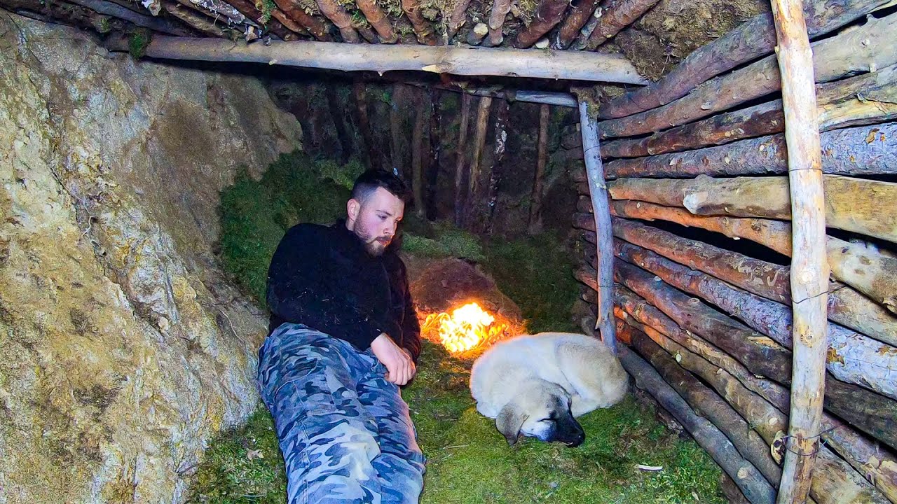 Building Warm Bushcraft Survival Shelter in the Wilderness • Fireplace ...