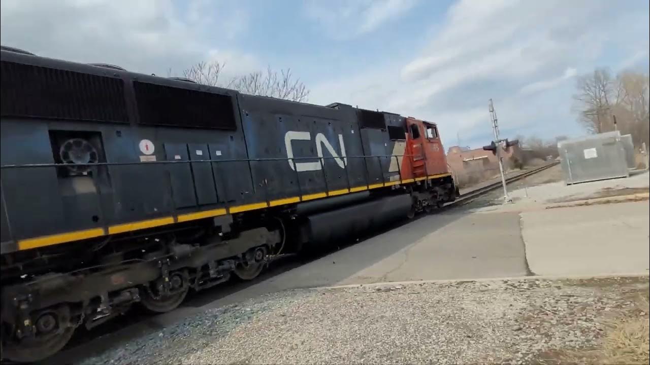 (RARE TRAIN) CN 5665 leads CN Q127 at Harrison Ave, Trenton, MI (feat ...