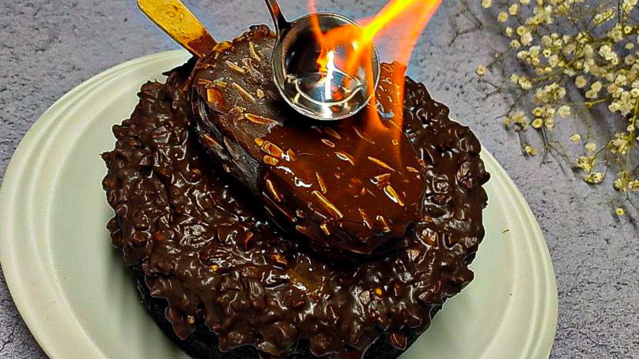 Chocolate cake is the best cake in the world! Very easy and delicious ...
