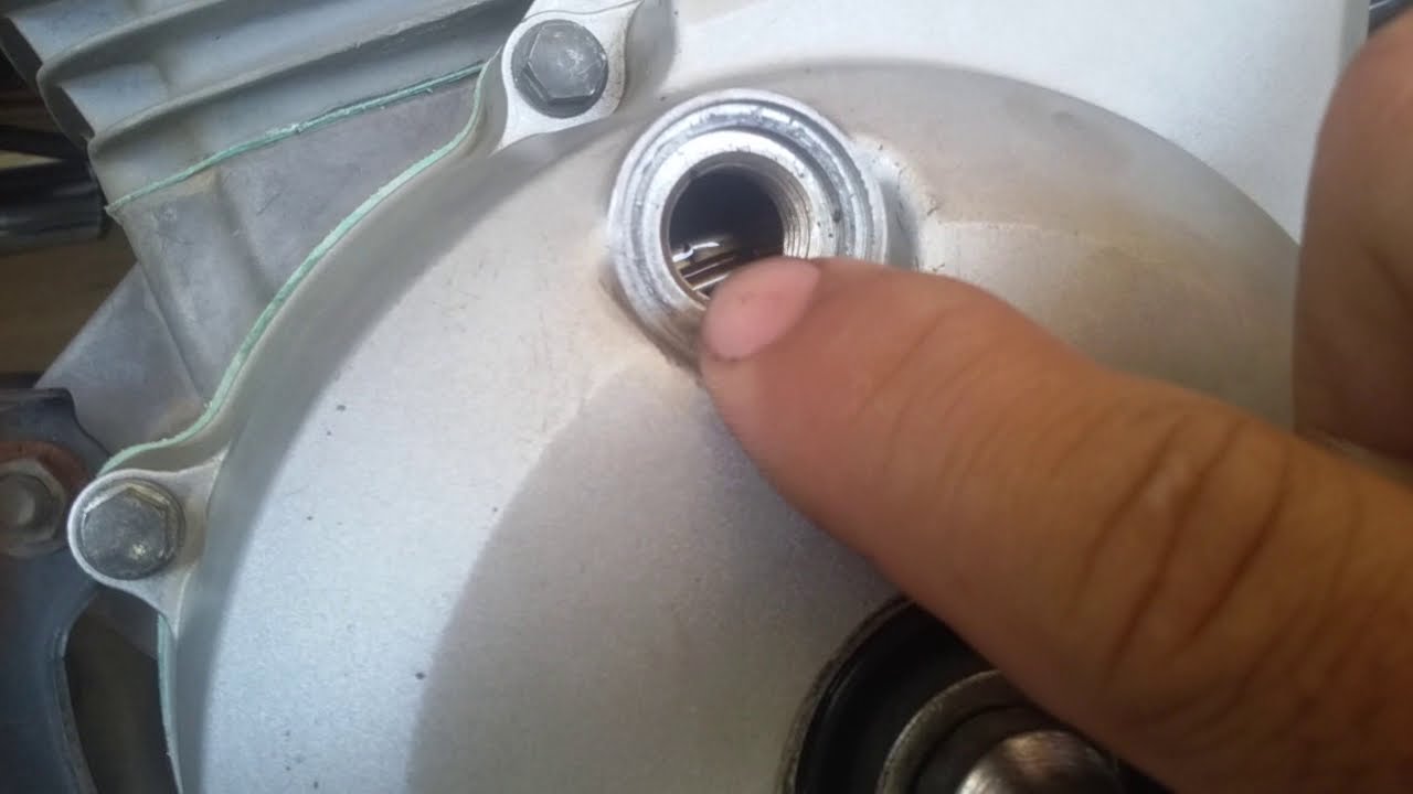 Como colocar motor da Titan 150 no ponto certo ou no tempo - YouTube