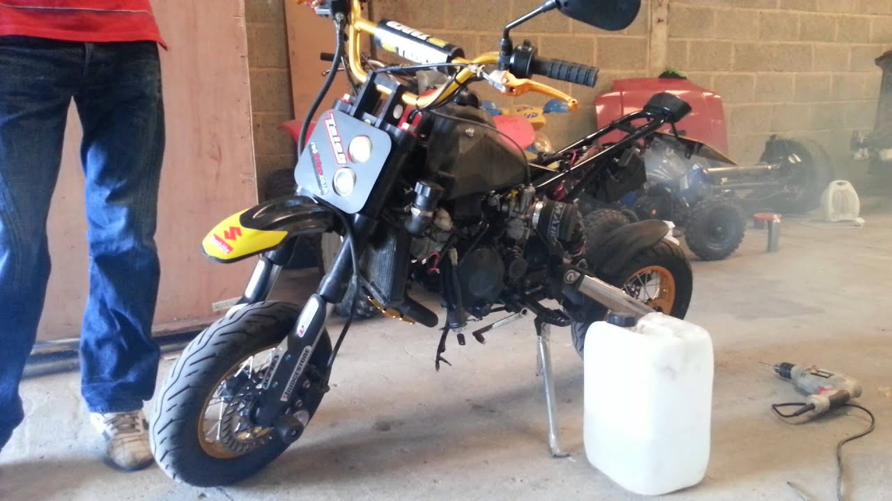 Malossi 80cc Am6 powered pitbike pit bike - YouTube
