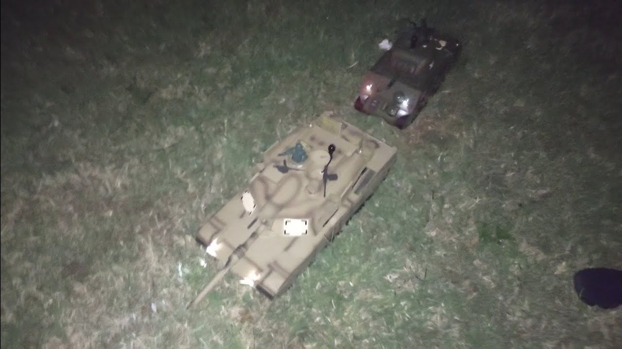 Battle Tanks at Night. What Awesome RC Tanks from Motion RC. - YouTube