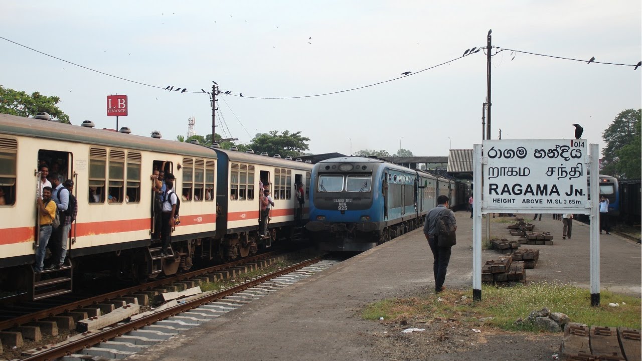 Plavi voz i putnički vlak, železnice Sri Lanka modrý vlak motorová ...