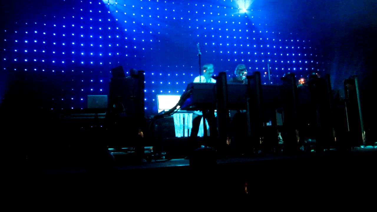 Underworld - Rez / Cowgirl. Live, Rock Werchter 2011 - YouTube