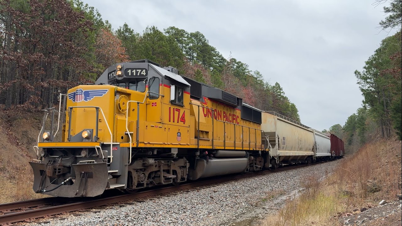 UP 1174 GP60 Leads a short local in Maumelle, AR on the Van Buren Sub ...