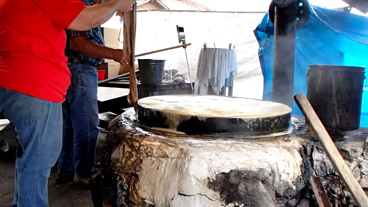 PC100007.MOV Making Sugar Cane Syrup - 7 of 11 Dec.10, 2012 - YouTube