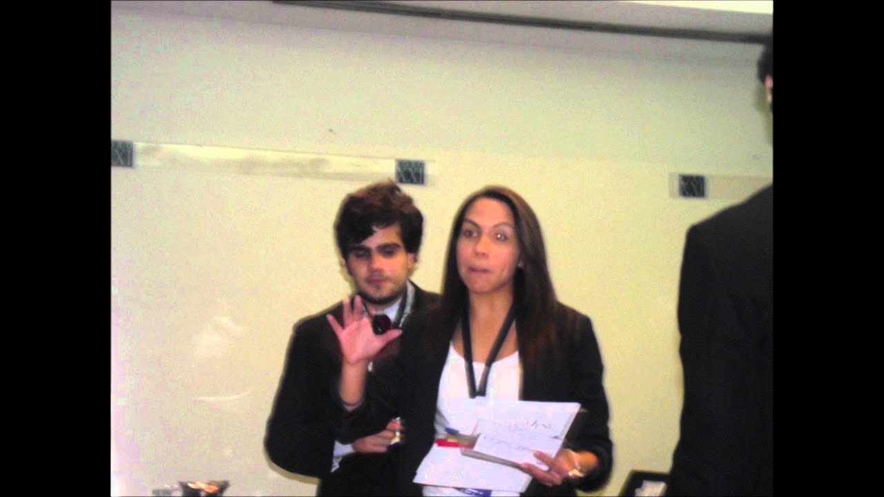 Entrevista a la Panelista Roraima Dominguez MOVENU 2012.wmv - YouTube