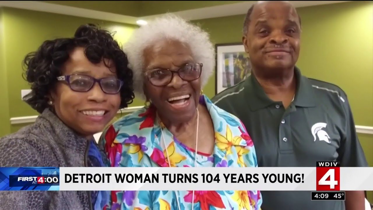 Detroit woman celebrates 104th birthday - YouTube