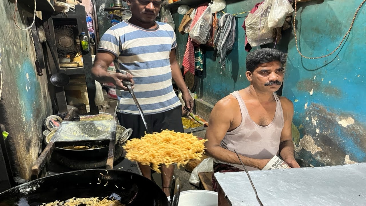 Most Testiest Snacks In Kolkata Street | Beguni, Dhoka, Alo Chop ...