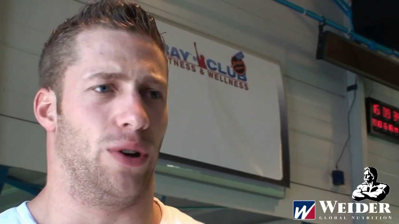 WEIDER Athlet Tim Budesheim trainiert Rücken & Beinbeuger - YouTube