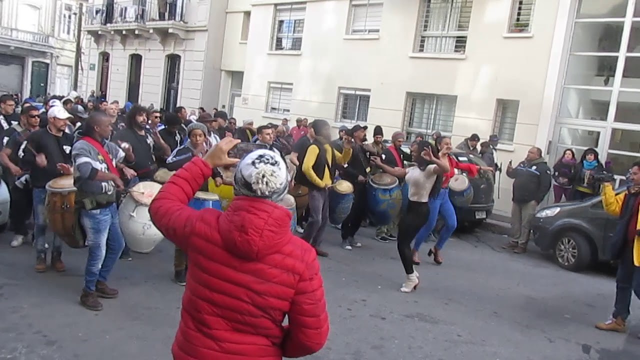 CANDOMBE URUGUAY -CUERDA ANSINA BARRIO SUR - YouTube