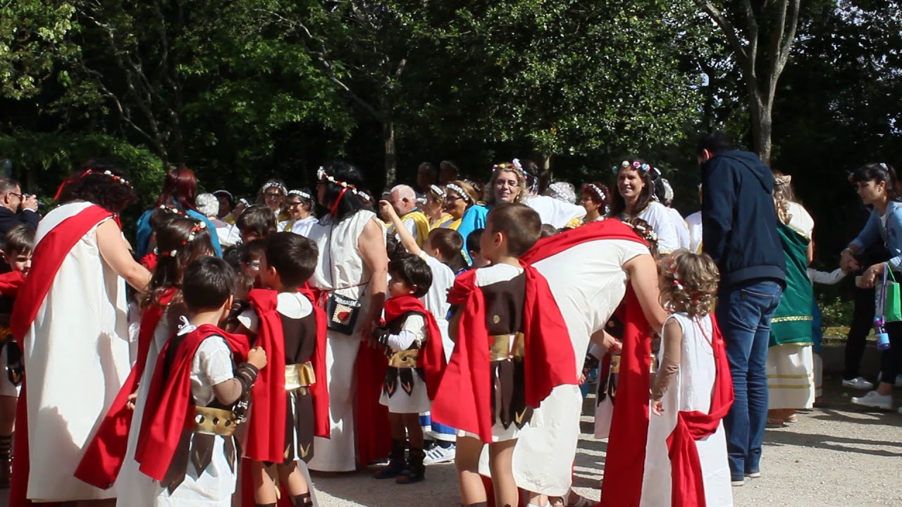 Romanitos...Beijos à esquimó - YouTube