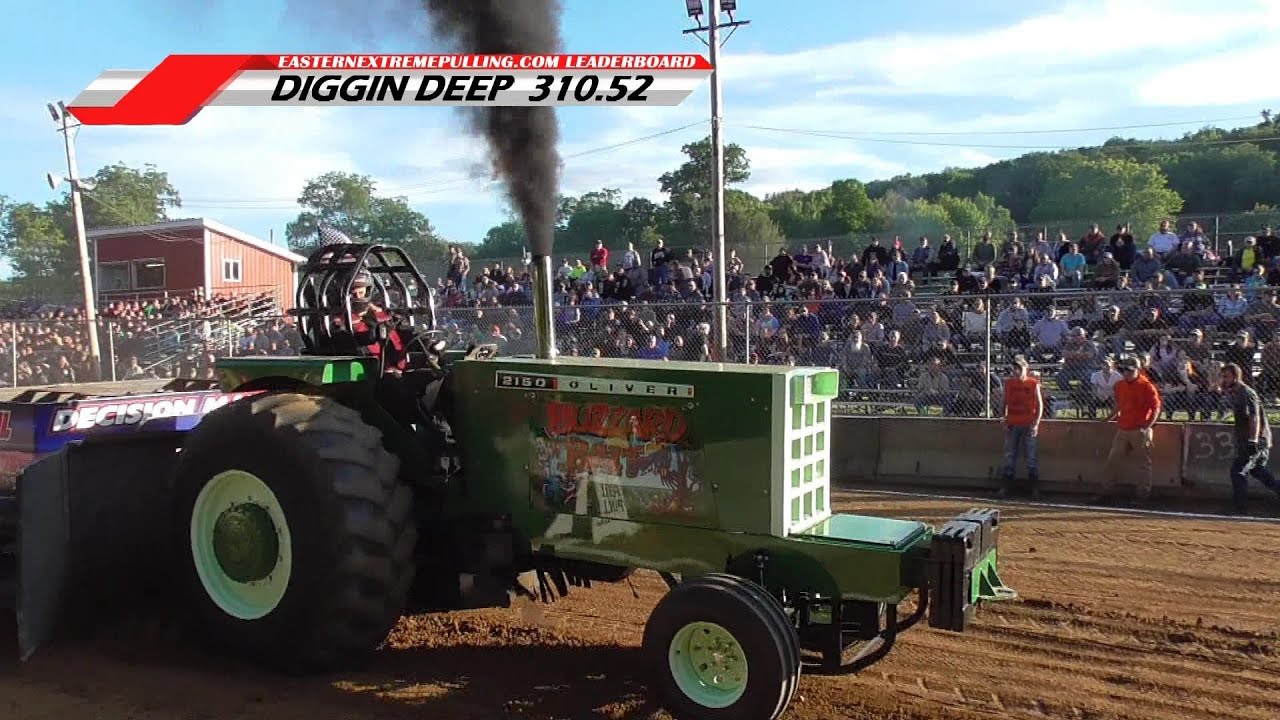 Lucas Oil 10,500lb. 466 Hot Farm Tractors In Action At Listie Grove ...