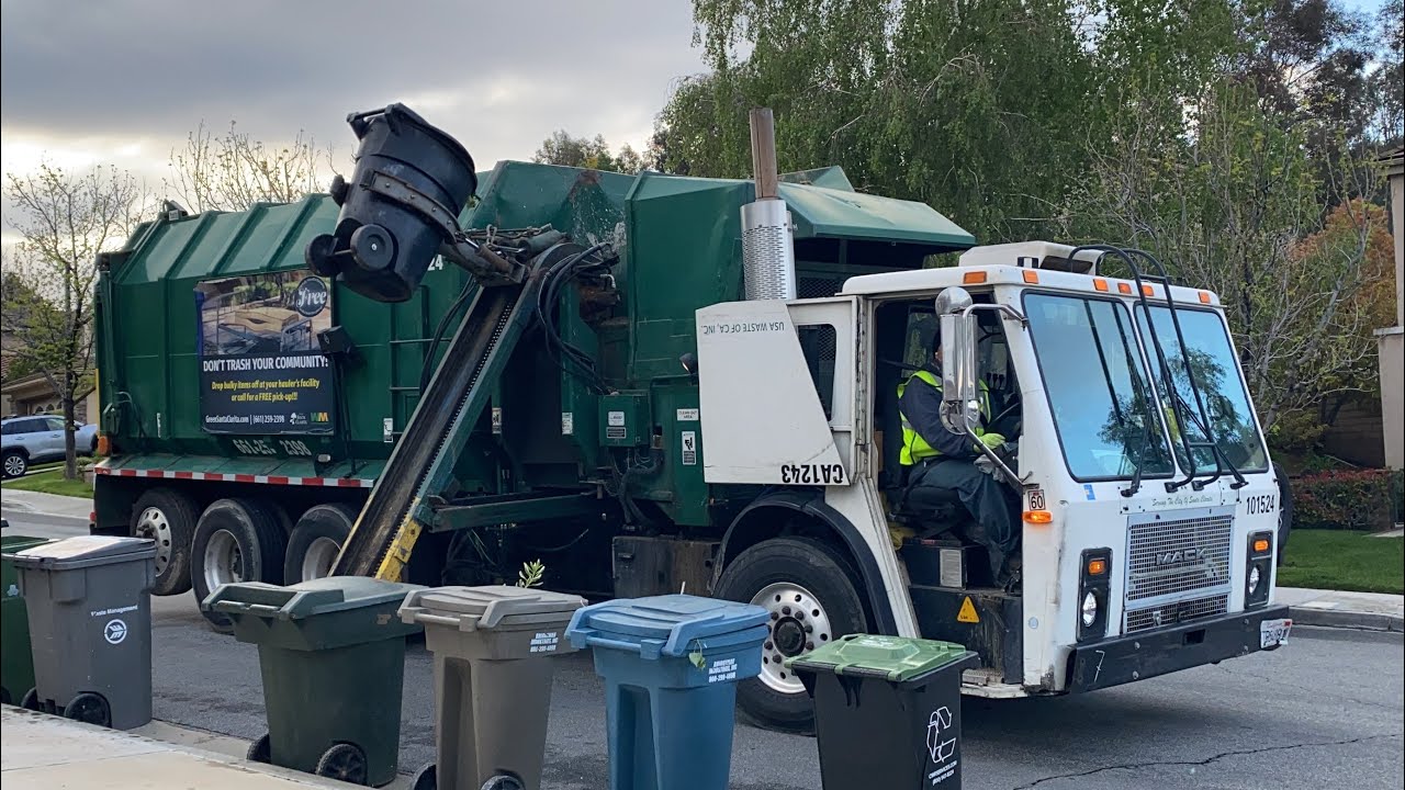 Garbage Trucks Vs Lines - YouTube