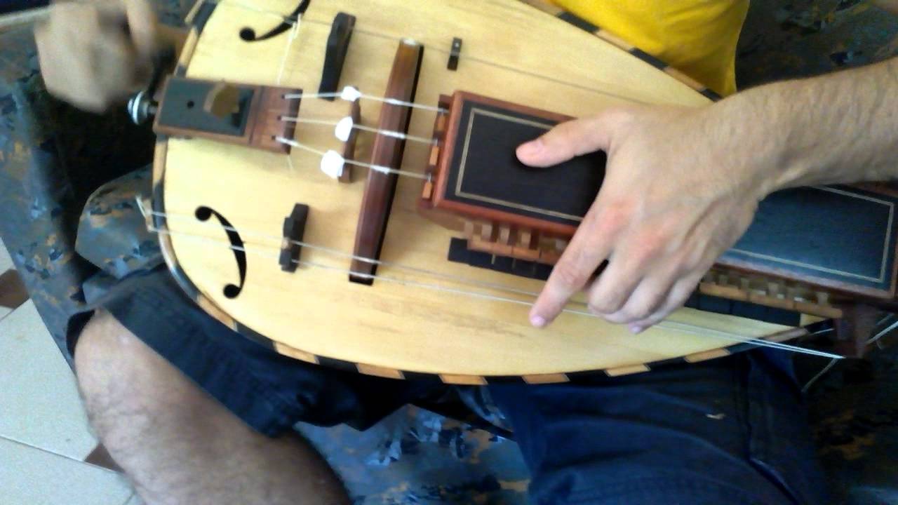 Ghironda medievale.Medieval hurdy.gurdy - YouTube