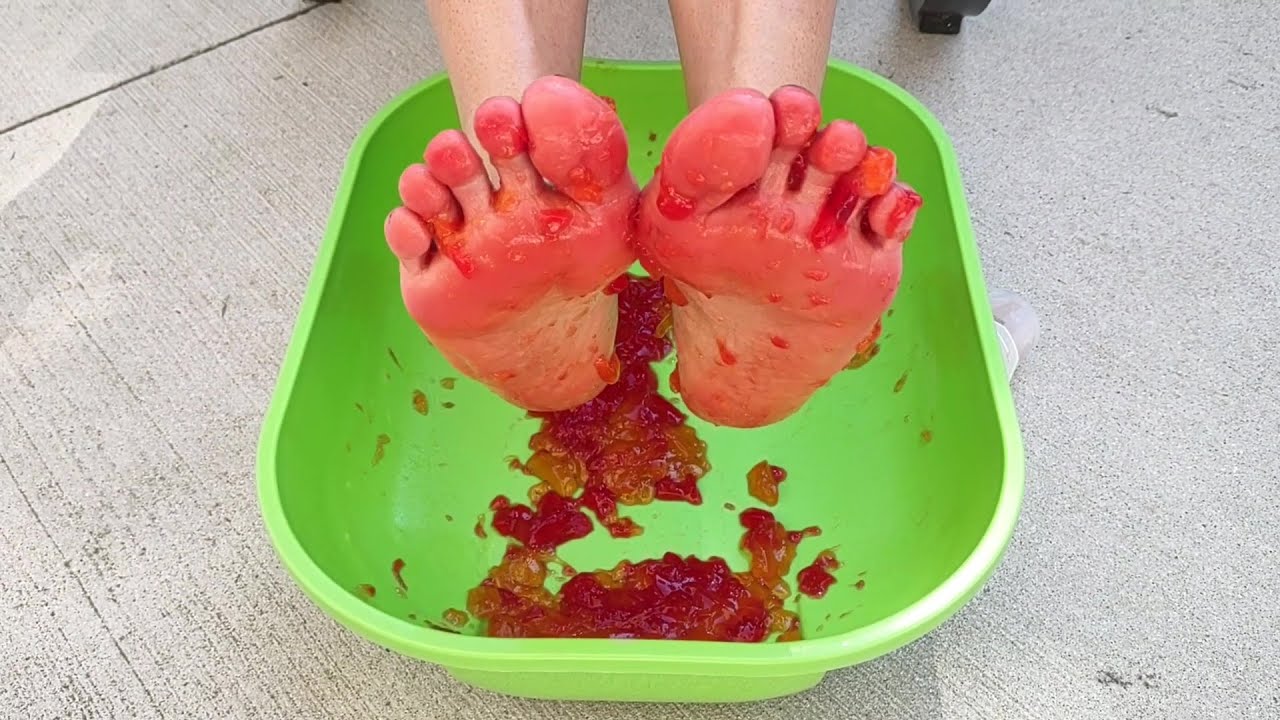 Smashing Gooey Jello Cups with My Feet - Great Squishy Sounds FOOD FOOT ...