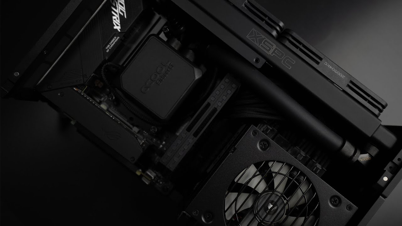 Obsidian SFF PC Build │ FormD T1 - YouTube