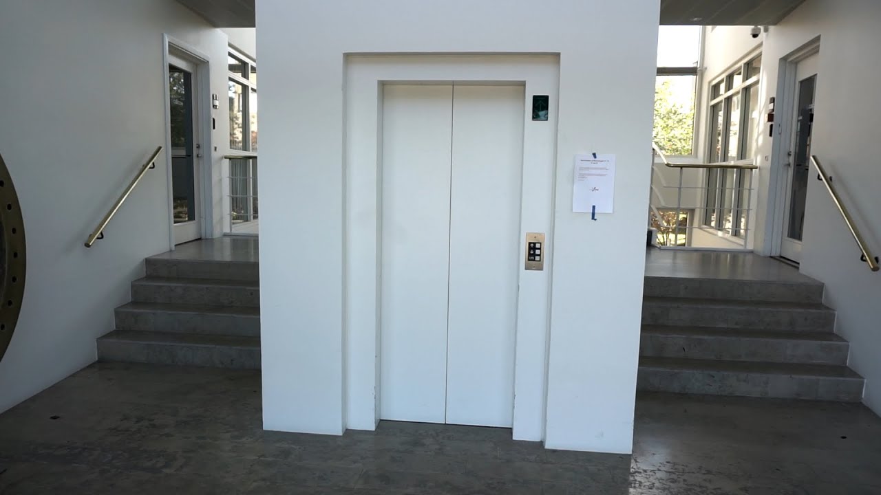 Machine Room Tour! 1988 OTIS series 1 roped hydraulic elevator ...