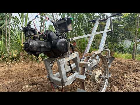 Homemade, ultra-simple plow powered by a motorcycle engine | Farmer's homemade machine