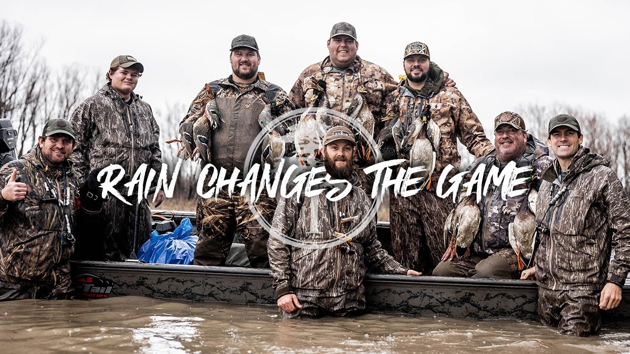 Duck Hunting- THOUSANDS of Ducks Return after the ICE - YouTube