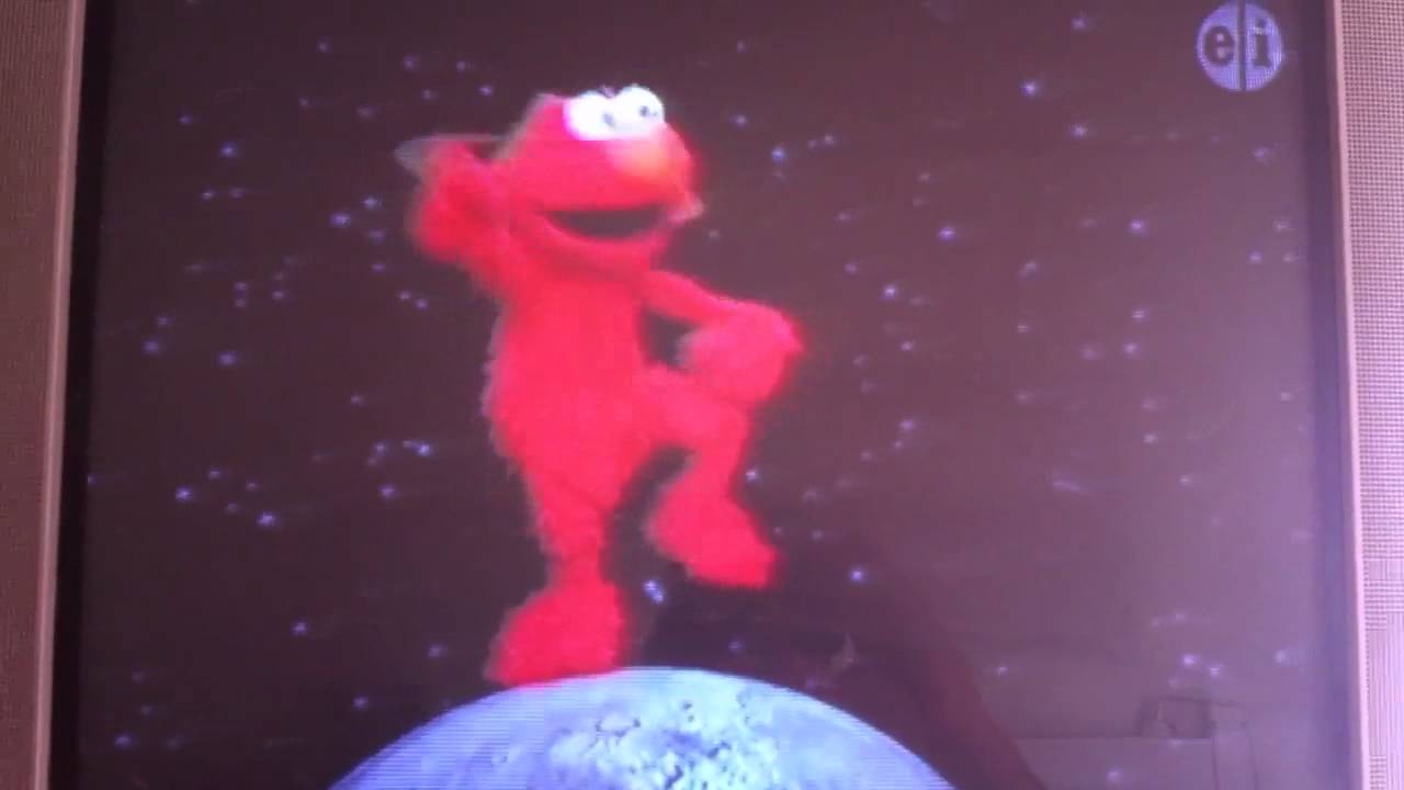 Elmo dances on the moon - YouTube