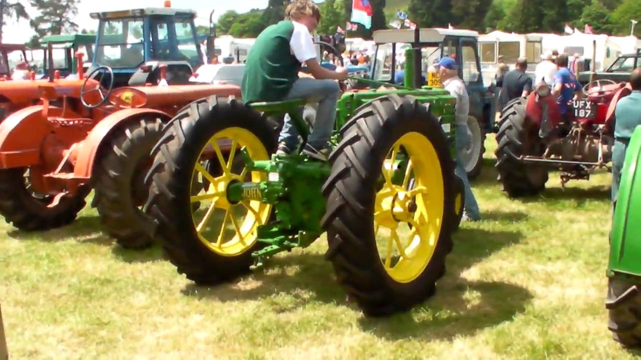 The little red tractor David Brown 25 - YouTube