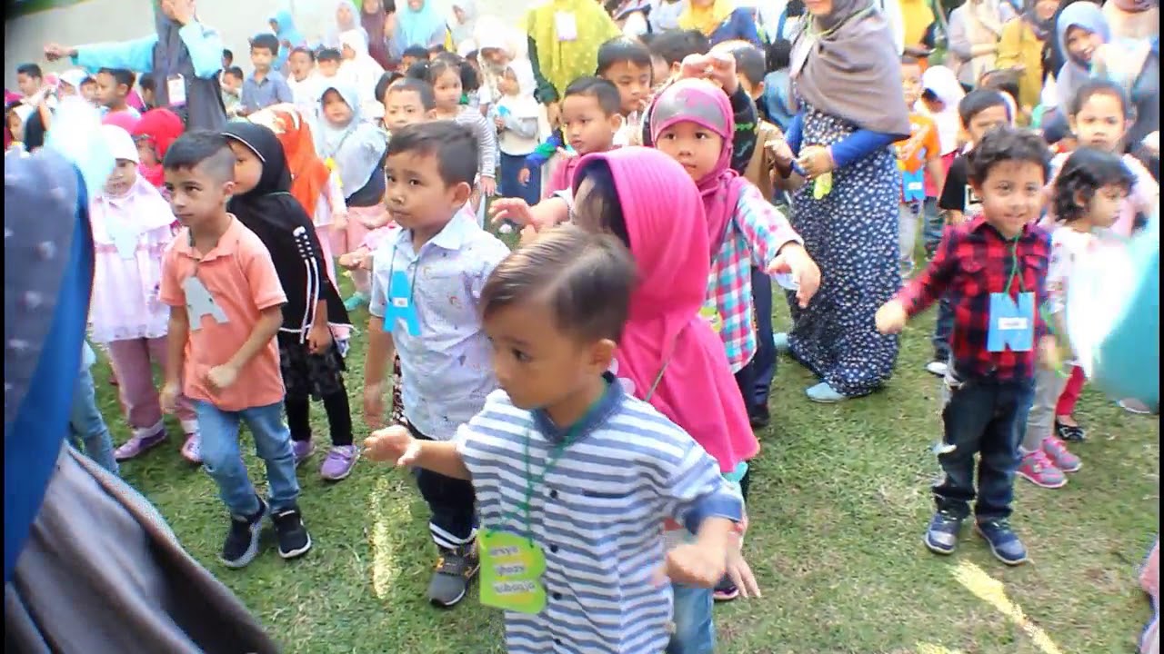 Senam pagi di QLC School - YouTube