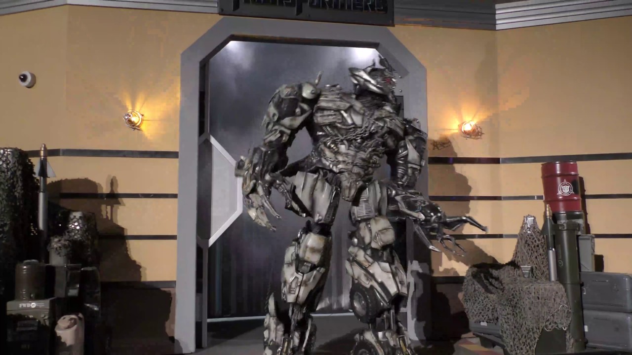 Transformers Megatron Introduction at Night Universal Studios Hollywood ...