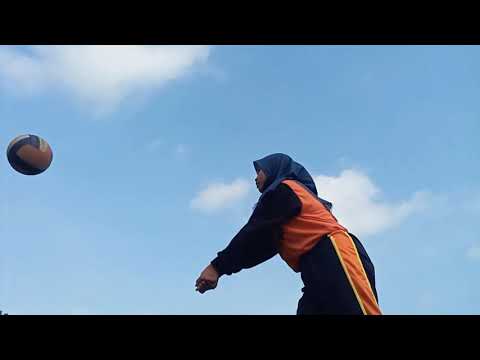 29. Novita Liana Sari tugas pjok pasing bawah bola voli (6sept2021)