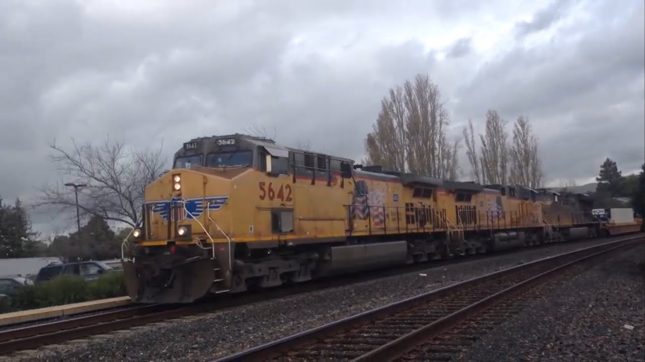 Union Pacific KMNOA Priority Double-Stack Intermodal Freight Train ...
