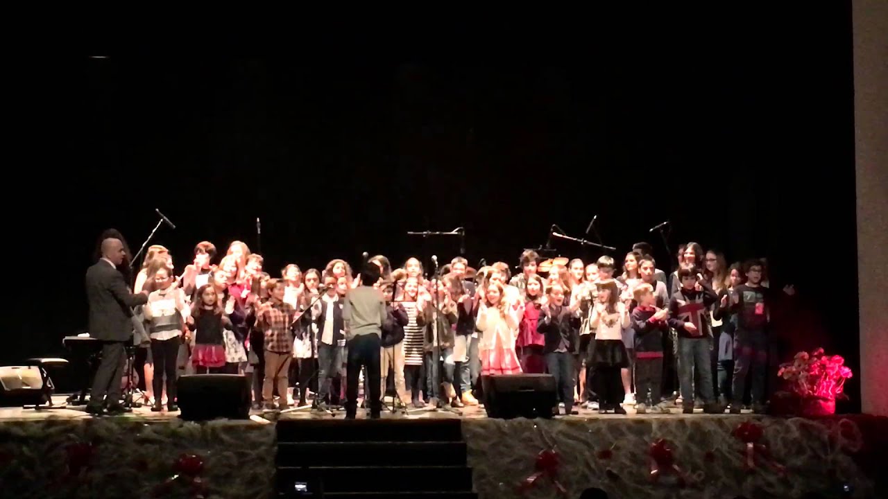 Coro geral escola música Acácio Teixeira - YouTube