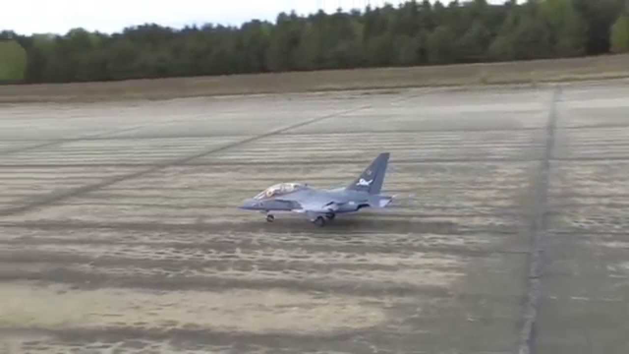 YAK-130 RC-Modell - YouTube