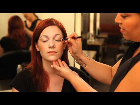Pro Makeup Tutorial: 40's Style Pin Up Look - YouTube