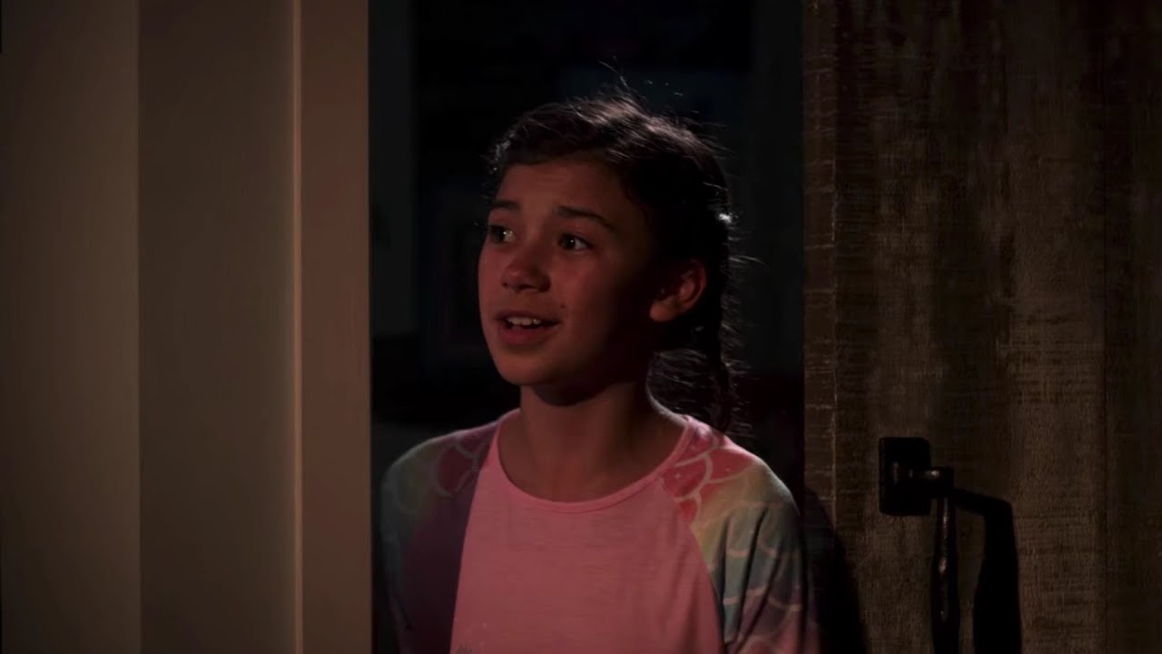 Lucifer 5x10 - Trixie sings Smile - YouTube