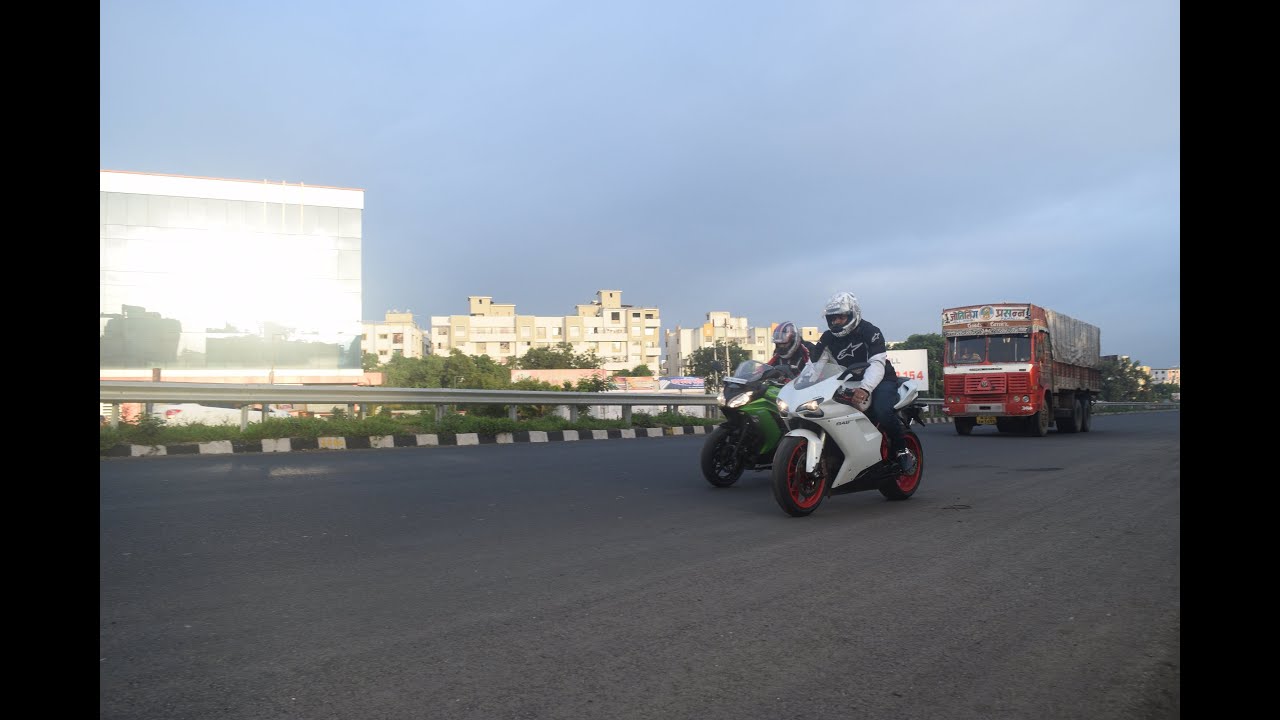 Super Bikes Street Racing In India (Close Call) - YouTube
