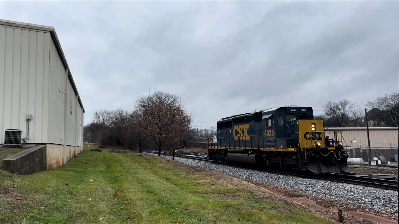 CSX SD40-3 4035 W202-10 Light Engine on 2/10/24 - YouTube