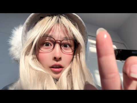 nerd gf doing spit painting