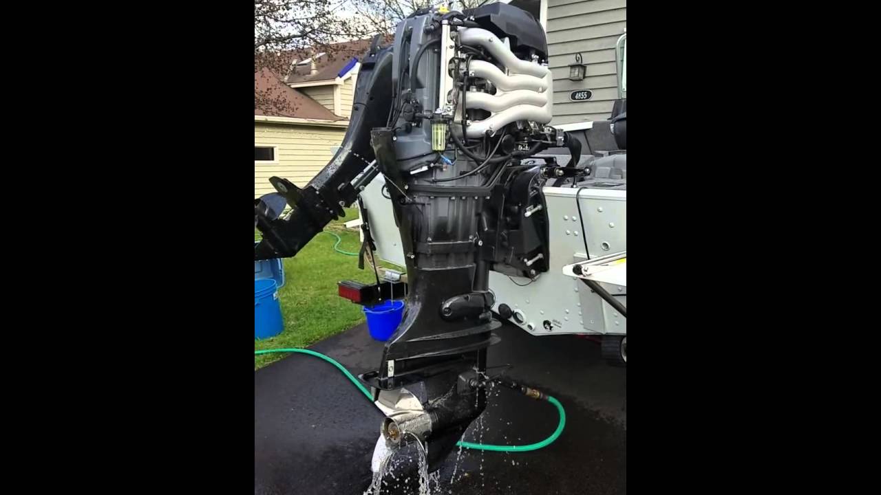 2013 Suzuki DF140A running on muffs - YouTube